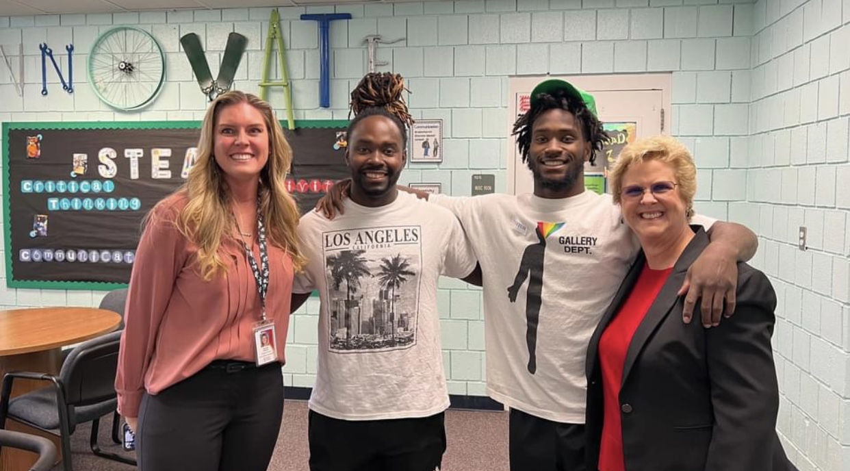 HOLLEY-NAVARRE INTERMEDIATE NEWS • Navarre Newspaper